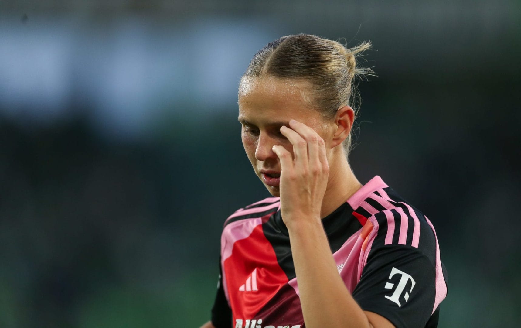 FC Bayern: Straus kämpft "mit ganzem Herzen" um Klara Bühl